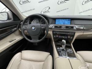 Grey BMW 750 2011 in Vilnius, with an engine capacity of 4.40 L and mileage of 233 thousand km for 9500 €, photo 18 on AUTOMOTO.COM.LV