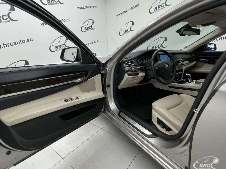 Grey BMW 750 2011 in Vilnius, with an engine capacity of 4.40 L and mileage of 233 thousand km for 9500 €, photo 23 on AUTOMOTO.COM.LV