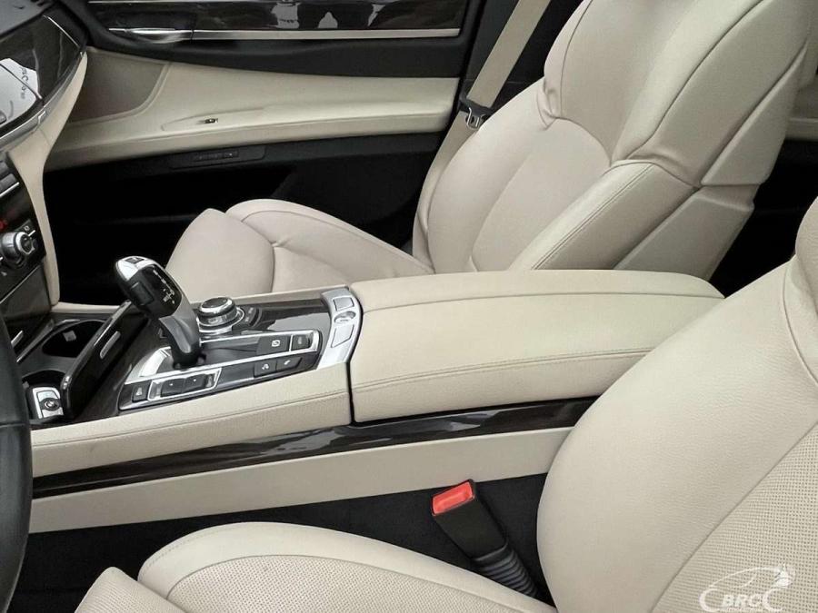 Grey BMW 750 2011 in Vilnius, with an engine capacity of 4.40 L and mileage of 233 thousand km for 9500 €, photo 28 on AUTOMOTO.COM.LV
