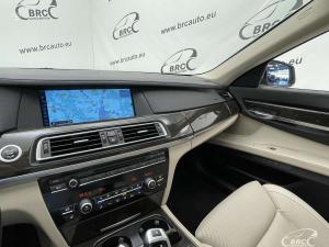 Grey BMW 750 2011 in Vilnius, with an engine capacity of 4.40 L and mileage of 233 thousand km for 9500 €, photo 31 on AUTOMOTO.COM.LV