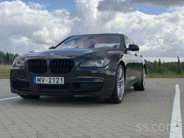 Grey BMW 750 2011 in Jelgava, with an engine capacity of 4.40 L and mileage of 216 thousand km for 12900 €, photo 1 on AUTOMOTO.COM.LV