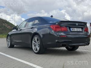 Pelēks BMW 750 2011 Jelgava, ar dzinēja tilpumu 4.40 L un nobraukumu 216 tūkst. km par 12900 €, foto 4 vietnē AUTOMOTO.COM.LV