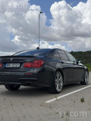 Pelēks BMW 750 2011 Jelgava, ar dzinēja tilpumu 4.40 L un nobraukumu 216 tūkst. km par 12900 €, foto 5 vietnē AUTOMOTO.COM.LV