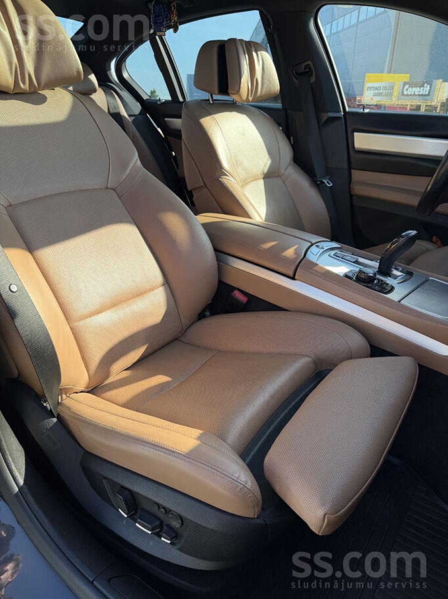 Pelēks BMW 750 2011 Jelgava, ar dzinēja tilpumu 4.40 L un nobraukumu 216 tūkst. km par 12900 €, foto 6 vietnē AUTOMOTO.COM.LV