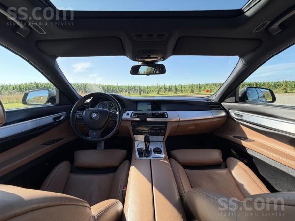 Grey BMW 750 2011 in Jelgava, with an engine capacity of 4.40 L and mileage of 216 thousand km for 12900 €, photo 8 on AUTOMOTO.COM.LV