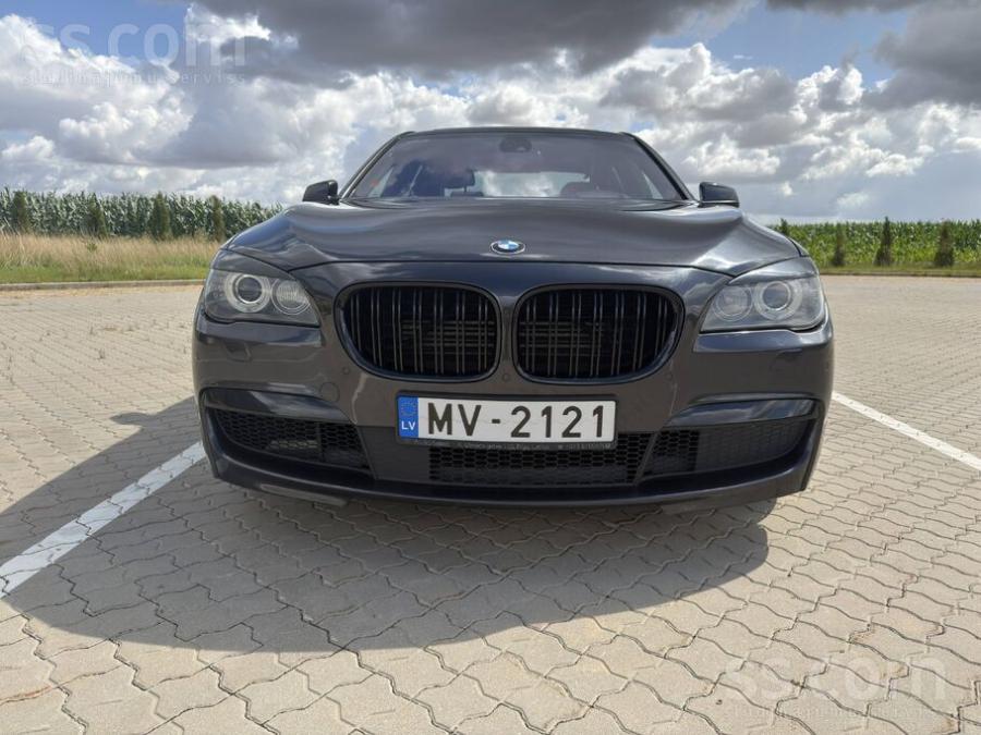 Pelēks BMW 750 2011 Jelgava, ar dzinēja tilpumu 4.40 L un nobraukumu 216 tūkst. km par 12900 €, foto 9 vietnē AUTOMOTO.COM.LV