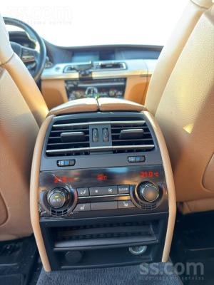 Pelēks BMW 750 2011 Jelgava, ar dzinēja tilpumu 4.40 L un nobraukumu 216 tūkst. km par 12900 €, foto 12 vietnē AUTOMOTO.COM.LV