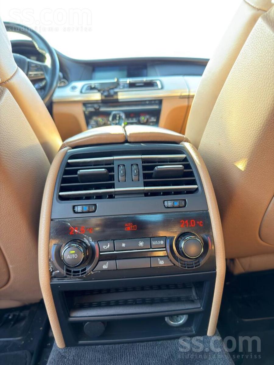 Pelēks BMW 750 2011 Jelgava, ar dzinēja tilpumu 4.40 L un nobraukumu 216 tūkst. km par 12900 €, foto 12 vietnē AUTOMOTO.COM.LV
