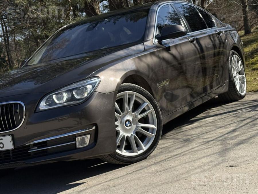 Pelēks BMW 750 2012 Jūrmala, ar dzinēja tilpumu 3.00 L un nobraukumu 0 tūkst. km par 15950 €, foto 6 vietnē AUTOMOTO.COM.LV