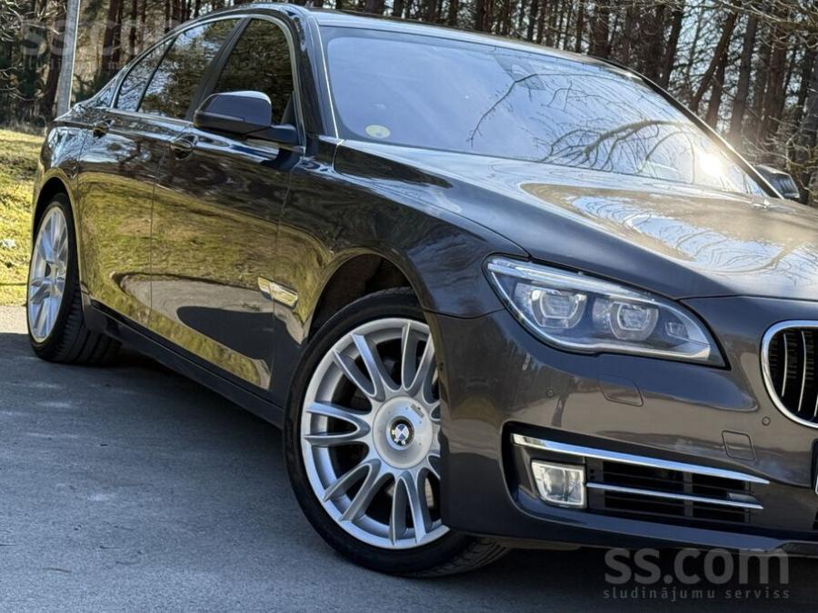 Pelēks BMW 750 2012 Jūrmala, ar dzinēja tilpumu 3.00 L un nobraukumu 0 tūkst. km par 15950 €, foto 7 vietnē AUTOMOTO.COM.LV