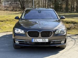 Pelēks BMW 750 2012 Jūrmala, ar dzinēja tilpumu 3.00 L un nobraukumu 0 tūkst. km par 15950 €, foto 12 vietnē AUTOMOTO.COM.LV