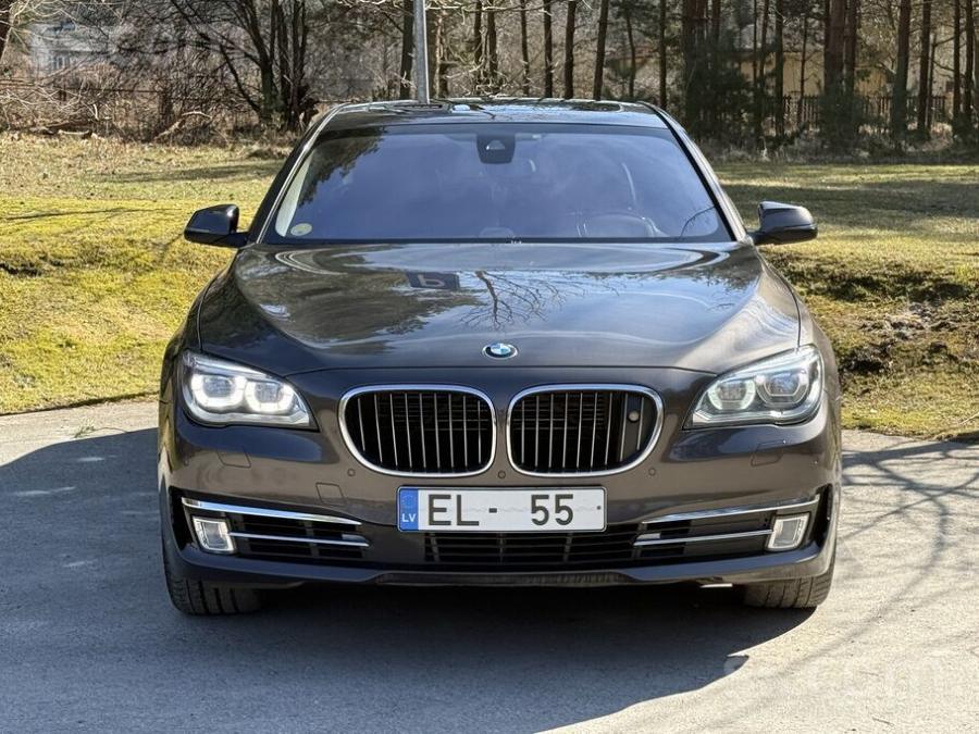 Pelēks BMW 750 2012 Jūrmala, ar dzinēja tilpumu 3.00 L un nobraukumu 0 tūkst. km par 15950 €, foto 12 vietnē AUTOMOTO.COM.LV