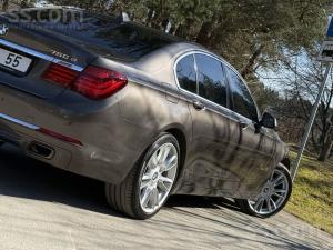 Pelēks BMW 750 2012 Jūrmala, ar dzinēja tilpumu 3.00 L un nobraukumu 0 tūkst. km par 15950 €, foto 14 vietnē AUTOMOTO.COM.LV