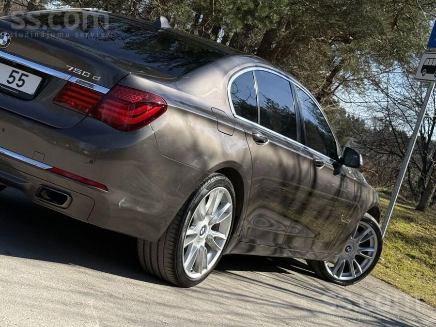 Pelēks BMW 750 2012 Jūrmala, ar dzinēja tilpumu 3.00 L un nobraukumu 0 tūkst. km par 15950 €, foto 14 vietnē AUTOMOTO.COM.LV