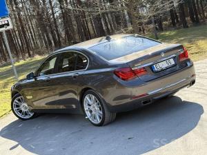 Pelēks BMW 750 2012 Jūrmala, ar dzinēja tilpumu 3.00 L un nobraukumu 0 tūkst. km par 15950 €, foto 17 vietnē AUTOMOTO.COM.LV