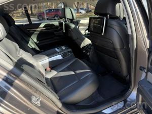 Pelēks BMW 750 2012 Jūrmala, ar dzinēja tilpumu 3.00 L un nobraukumu 0 tūkst. km par 15950 €, foto 21 vietnē AUTOMOTO.COM.LV