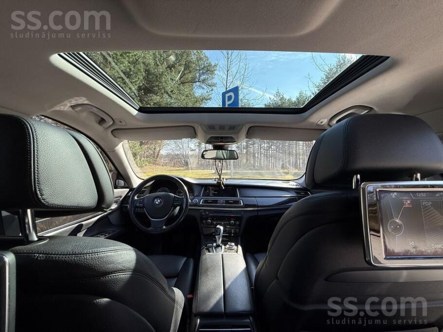 Pelēks BMW 750 2012 Jūrmala, ar dzinēja tilpumu 3.00 L un nobraukumu 0 tūkst. km par 15950 €, foto 24 vietnē AUTOMOTO.COM.LV