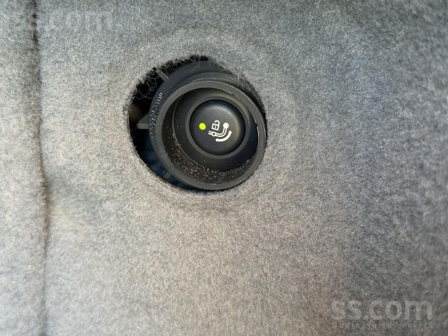 Pelēks BMW 750 2012 Jūrmala, ar dzinēja tilpumu 3.00 L un nobraukumu 0 tūkst. km par 15950 €, foto 26 vietnē AUTOMOTO.COM.LV