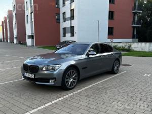 Grey BMW 750 2012 in Riga, with an engine capacity of 3.00 L and mileage of 214 thousand km for 17850 €, photo 1 on AUTOMOTO.COM.LV