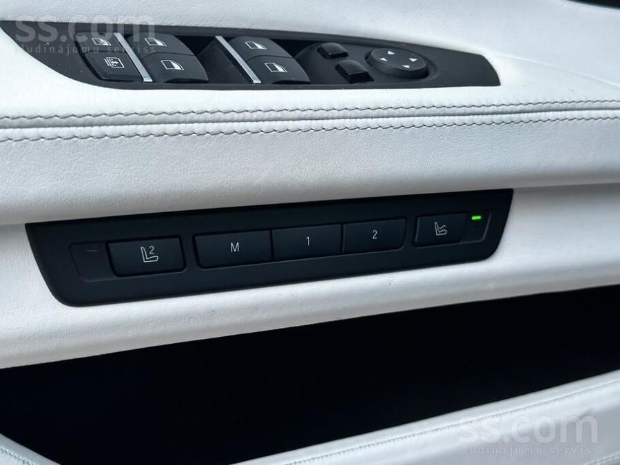 Grey BMW 750 2012 in Riga, with an engine capacity of 3.00 L and mileage of 214 thousand km for 17850 €, photo 18 on AUTOMOTO.COM.LV