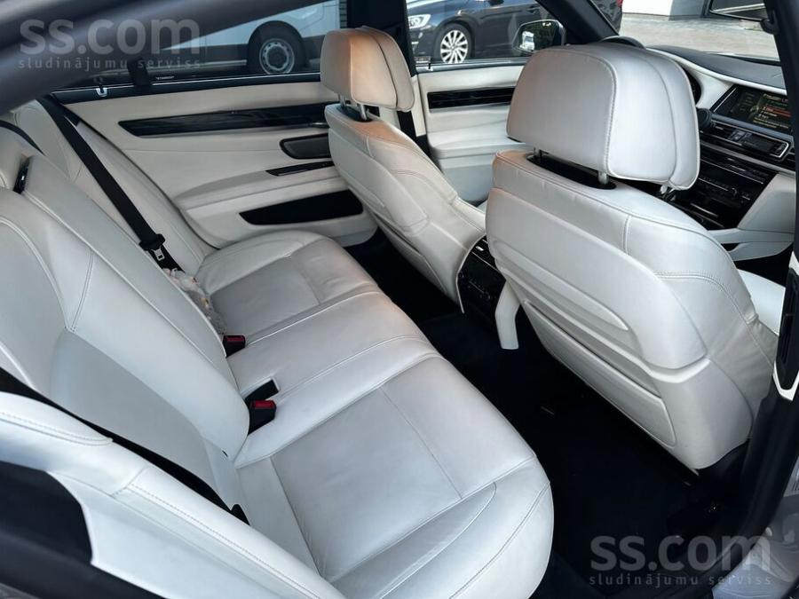 Grey BMW 750 2012 in Riga, with an engine capacity of 3.00 L and mileage of 214 thousand km for 17850 €, photo 19 on AUTOMOTO.COM.LV