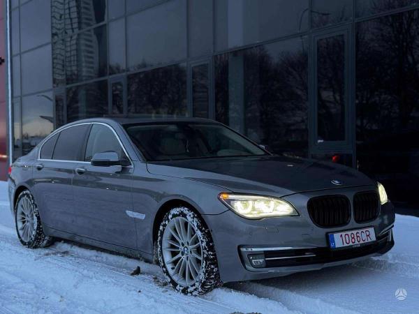 Pelēks BMW 750 2013 Klaipėda, ar dzinēja tilpumu 4.40 L un nobraukumu 181 tūkst. km par 8700 €, foto 1 vietnē AUTOMOTO.COM.LV