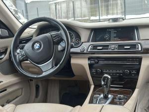 Grey BMW 750 2013 in Klaipeda, with an engine capacity of 4.40 L and mileage of 181 thousand km for 8700 €, photo 5 on AUTOMOTO.COM.LV