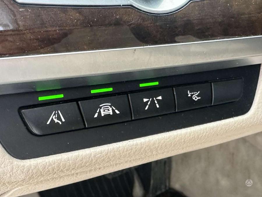 Grey BMW 750 2013 in Klaipeda, with an engine capacity of 4.40 L and mileage of 181 thousand km for 8700 €, photo 12 on AUTOMOTO.COM.LV