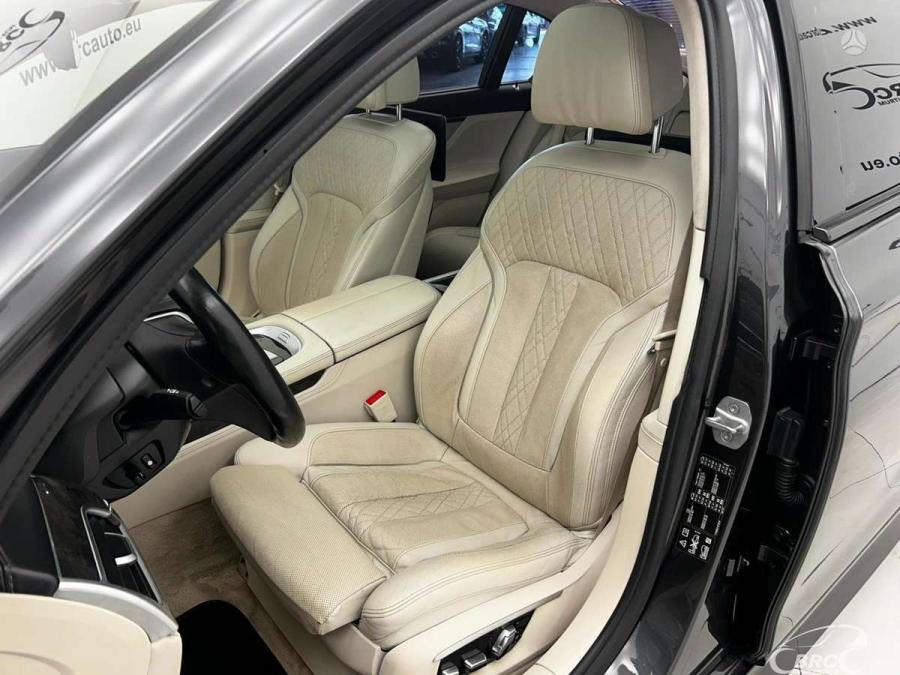 Grey BMW 750 2015 in Vilnius, with an engine capacity of 4.40 L and mileage of 169 thousand km for 16900 €, photo 7 on AUTOMOTO.COM.LV