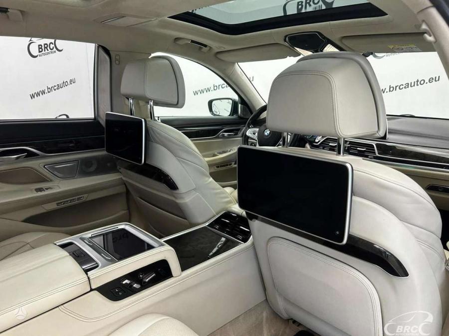 Grey BMW 750 2015 in Vilnius, with an engine capacity of 4.40 L and mileage of 169 thousand km for 16900 €, photo 13 on AUTOMOTO.COM.LV