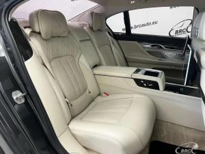 Grey BMW 750 2015 in Vilnius, with an engine capacity of 4.40 L and mileage of 169 thousand km for 16900 €, photo 14 on AUTOMOTO.COM.LV