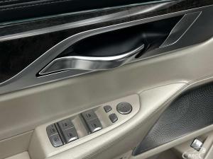 Grey BMW 750 2015 in Vilnius, with an engine capacity of 4.40 L and mileage of 169 thousand km for 16900 €, photo 15 on AUTOMOTO.COM.LV