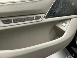 Grey BMW 750 2015 in Vilnius, with an engine capacity of 4.40 L and mileage of 169 thousand km for 16900 €, photo 17 on AUTOMOTO.COM.LV