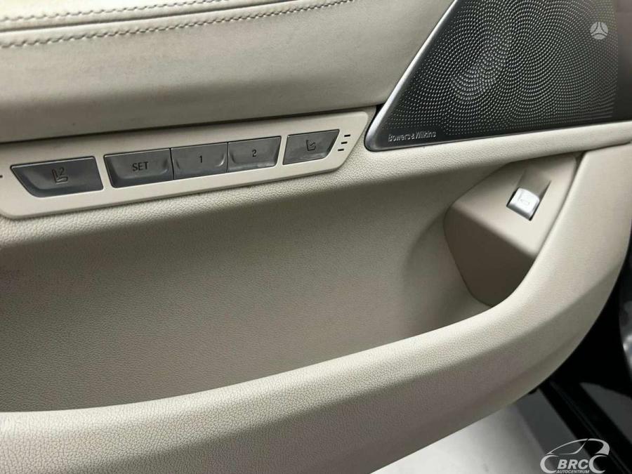 Grey BMW 750 2015 in Vilnius, with an engine capacity of 4.40 L and mileage of 169 thousand km for 16900 €, photo 17 on AUTOMOTO.COM.LV