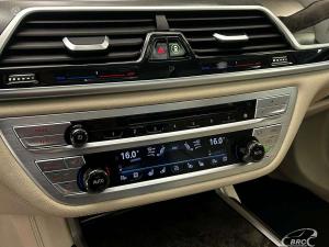 Grey BMW 750 2015 in Vilnius, with an engine capacity of 4.40 L and mileage of 169 thousand km for 16900 €, photo 28 on AUTOMOTO.COM.LV