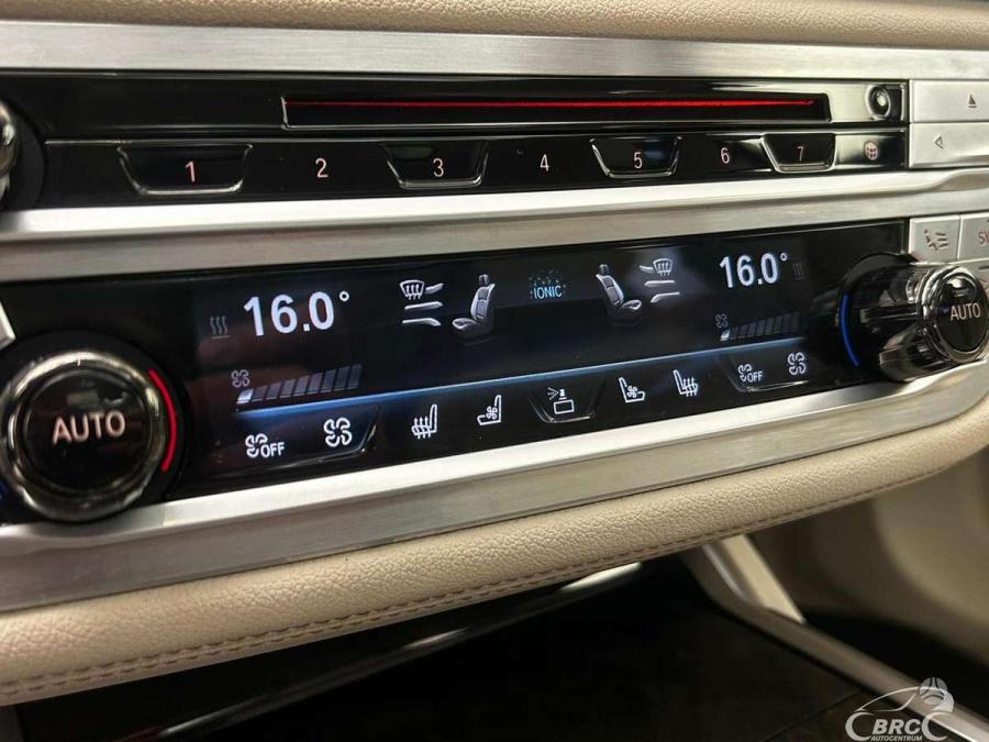 Grey BMW 750 2015 in Vilnius, with an engine capacity of 4.40 L and mileage of 169 thousand km for 16900 €, photo 29 on AUTOMOTO.COM.LV