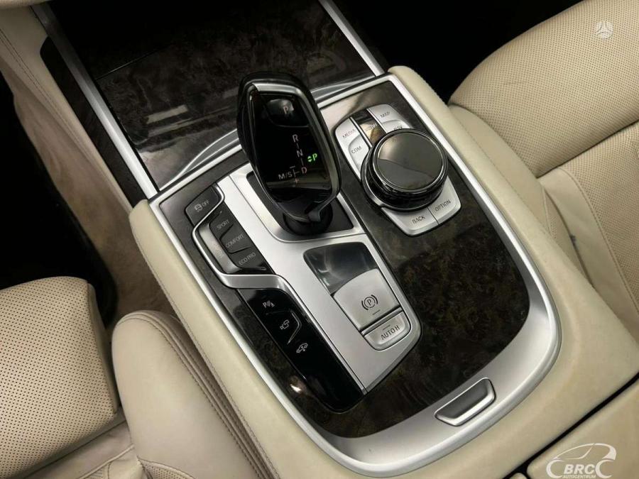 Grey BMW 750 2015 in Vilnius, with an engine capacity of 4.40 L and mileage of 169 thousand km for 16900 €, photo 30 on AUTOMOTO.COM.LV