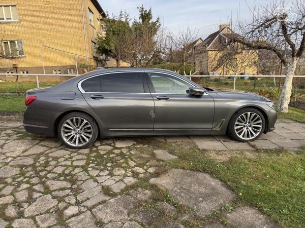 Pelēks BMW 750 2016 Kauņa, ar dzinēja tilpumu 4.40 L un nobraukumu 170 tūkst. km par 23000 €, foto 9 vietnē AUTOMOTO.COM.LV