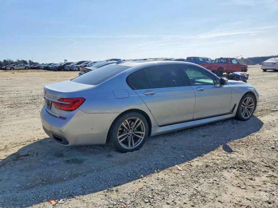 Pelēks BMW 750 2016 Klaipėda, ar dzinēja tilpumu 4.40 L un nobraukumu 160 tūkst. km par 11500 €, foto 5 vietnē AUTOMOTO.COM.LV