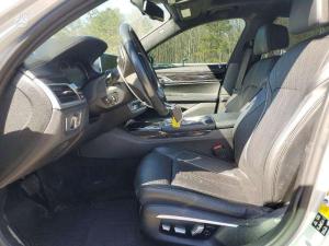 Pelēks BMW 750 2016 Klaipėda, ar dzinēja tilpumu 4.40 L un nobraukumu 160 tūkst. km par 11500 €, foto 8 vietnē AUTOMOTO.COM.LV