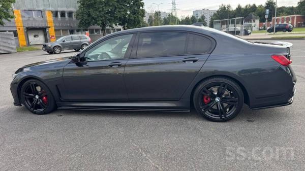 Grey BMW 750 2016 in Klaipeda, with an engine capacity of 4.40 L and mileage of 101 thousand km for 38500 €, photo 7 on AUTOMOTO.COM.LV