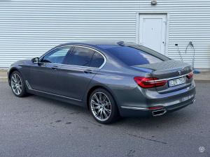 Grey BMW 750 2018 in Vilnius, with an engine capacity of 3.00 L and mileage of 132 thousand km for 28850 €, photo 5 on AUTOMOTO.COM.LV