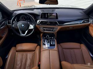 Grey BMW 750 2018 in Vilnius, with an engine capacity of 3.00 L and mileage of 132 thousand km for 28850 €, photo 7 on AUTOMOTO.COM.LV