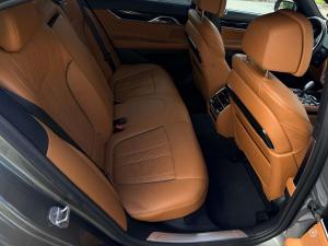 Grey BMW 750 2018 in Vilnius, with an engine capacity of 3.00 L and mileage of 132 thousand km for 28850 €, photo 10 on AUTOMOTO.COM.LV