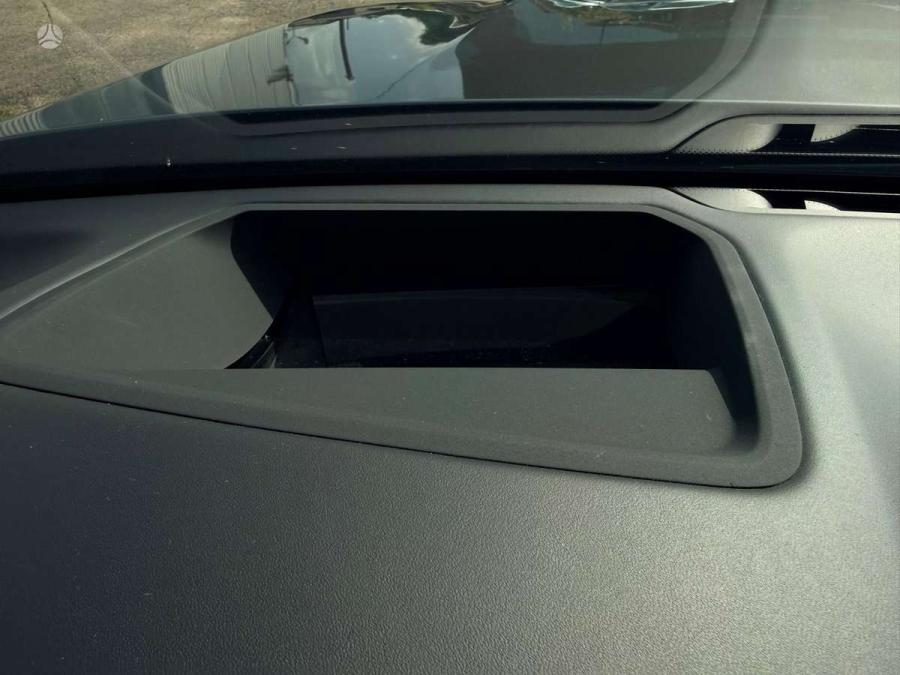 Grey BMW 750 2018 in Vilnius, with an engine capacity of 3.00 L and mileage of 132 thousand km for 28850 €, photo 20 on AUTOMOTO.COM.LV