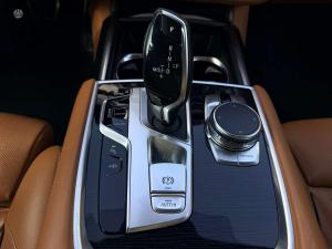 Grey BMW 750 2018 in Vilnius, with an engine capacity of 3.00 L and mileage of 132 thousand km for 28850 €, photo 22 on AUTOMOTO.COM.LV