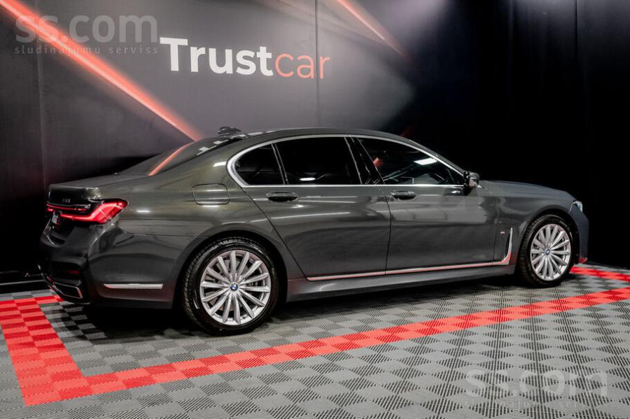 Grey BMW 750 2020 in Tallinn, with an engine capacity of 4.40 L and mileage of 193 thousand km for 41000 €, photo 8 on AUTOMOTO.COM.LV