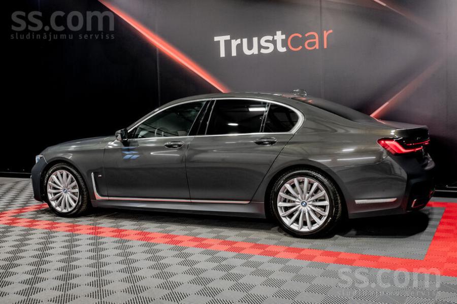 Grey BMW 750 2020 in Tallinn, with an engine capacity of 4.40 L and mileage of 193 thousand km for 41000 €, photo 9 on AUTOMOTO.COM.LV