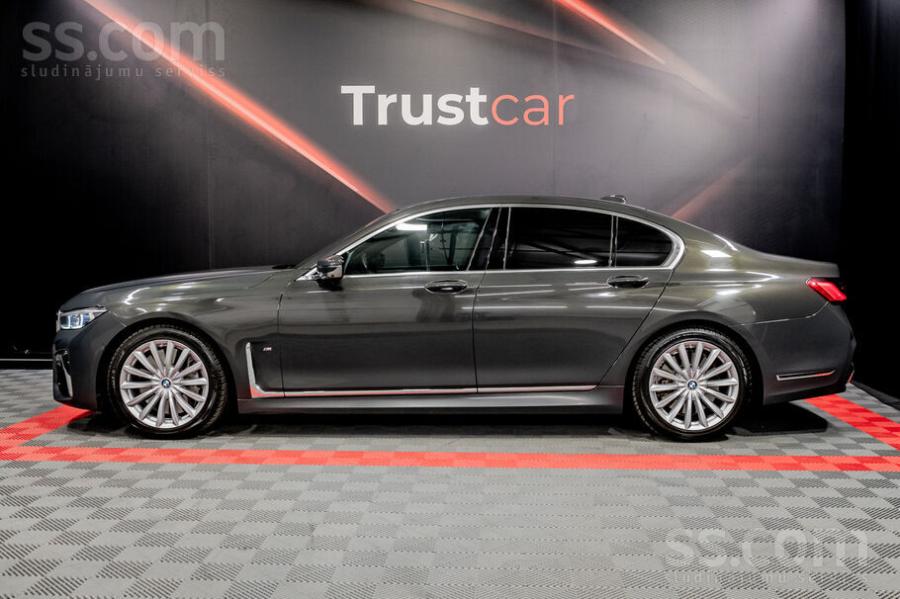 Grey BMW 750 2020 in Tallinn, with an engine capacity of 4.40 L and mileage of 193 thousand km for 41000 €, photo 10 on AUTOMOTO.COM.LV