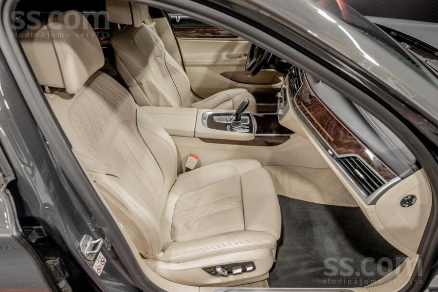 Grey BMW 750 2020 in Tallinn, with an engine capacity of 4.40 L and mileage of 193 thousand km for 41000 €, photo 13 on AUTOMOTO.COM.LV